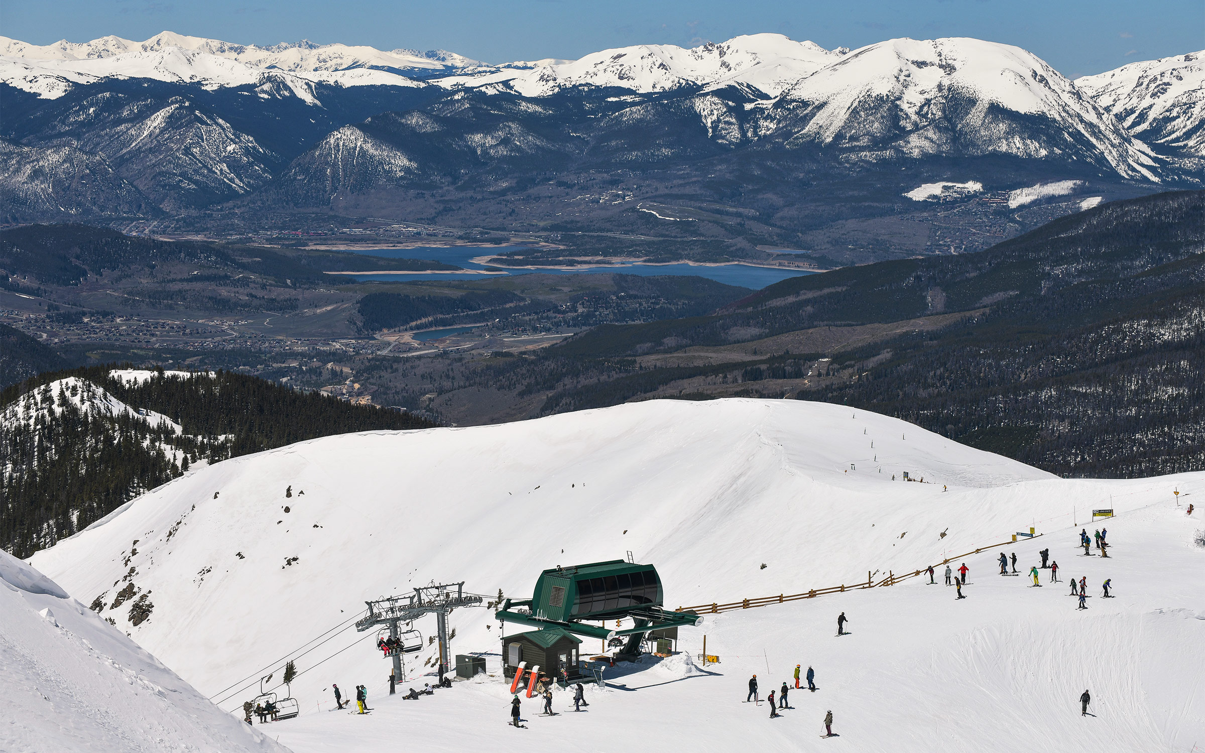 Why You Should Book Your Colorado Ski Trip During “Secret Season”